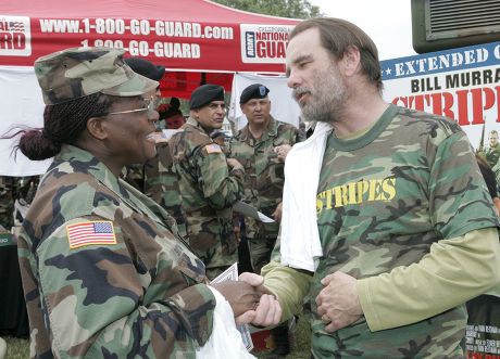 __COUNT__ imágenes de The Cast of Stripes Reunites for Soldier's ...