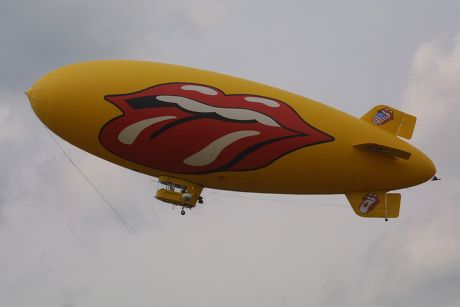 Rolling Stones Arrive Blimp Announce Their Editorial Stock Photo ...