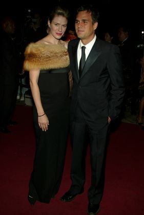 Mark Ruffalo His Wife Sunrise Coigney - Foto de stock de contenido ...