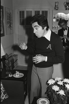 __COUNT__ Dareth Rich (Newley), Anthony Newley Stock Pictures ...