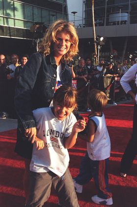 20000613 Rachel Hunter Children Renee Liam Editorial Stock Photo ...