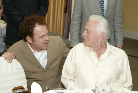Borgnine Carrey Douglas Reilly Dicaprio Douglas Editorial Stock Photo ...