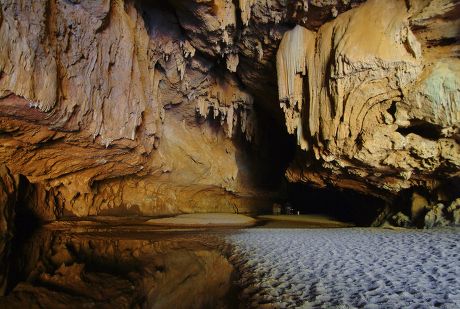 23 Dripstone formations Stock Pictures, Editorial Images and Stock ...