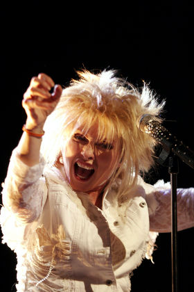DEBBIE HARRY WITH BLONDIE IN CONCERT, BANGKOK, THAILAND - 2 MAR 2005 ...