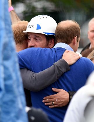 95 Hugging building Stock Pictures, Editorial Images and Stock Photos ...