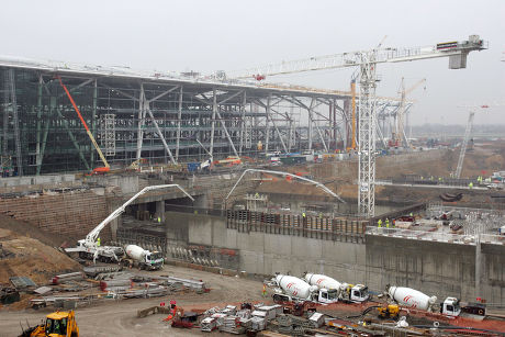 Heathrow Airport Terminal 5 Construction On Editorial Stock Photo ...