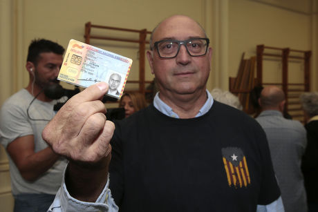 Catalan Citizen Show His Fake Catalan Editorial Stock Photo - Stock ...