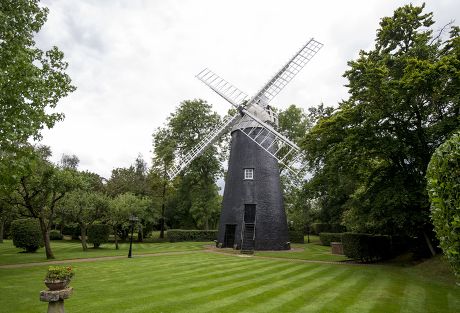 Windmill House Barnet Gate Mill Background Editorial Stock Photo ...
