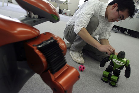 __COUNT__ ROBOT LABORATORY, OSAKA, JAPAN - 2005 Stock Pictures ...
