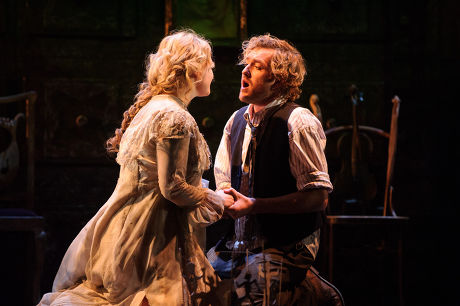 imágenes de 'The Tales of Hoffman' English Touring Opera, Britten ...