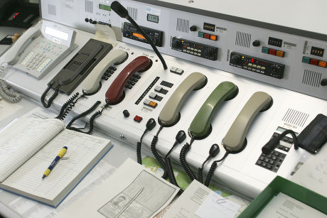 36 Police radio communication Stock Pictures, Editorial Images and ...