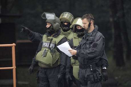 Deu Germany Police Swat Team Arresting Editorial Stock Photo - Stock ...