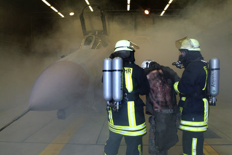 250 Air force mechanics Stock Pictures, Editorial Images and Stock ...