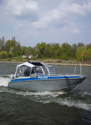 75 Fast motor boats Stock Pictures, Editorial Images and Stock Photos ...
