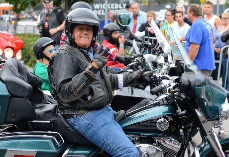 Love Ride 32, Castaic Lake, America - 18 Oct 2015 - 18 Oct 2015 Stock ...