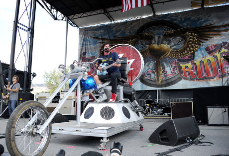 __COUNT__ imágenes de Love Ride 32, Castaic Lake, America - 18 Oct 2015 ...