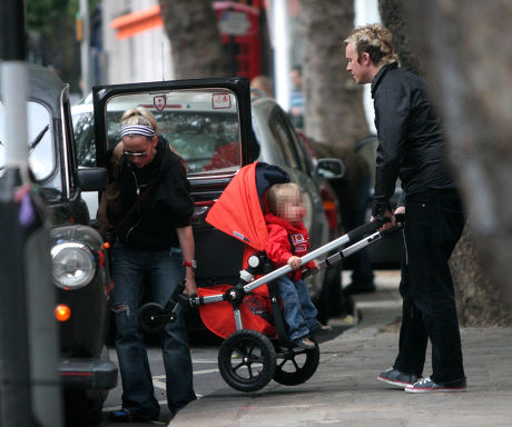 __COUNT__ NATALIE APPLETON AND LIAM HOWLETT IN HAMPSTEAD, LONDON ...