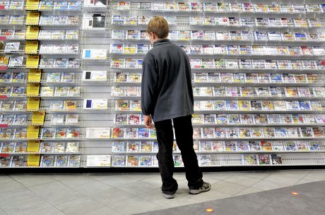 17 Gamestop shop Stock Pictures, Editorial Images and Stock Photos ...