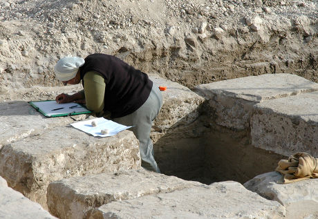 Archaeologist Work Temple Karnak Luxor Egypt Editorial Stock Photo ...