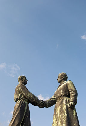 Handshake Hungariansoviet Friendship Memorial By Zsigmond Editorial ...