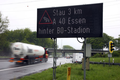 64 Electronic street sign Stock Pictures, Editorial Images and Stock ...