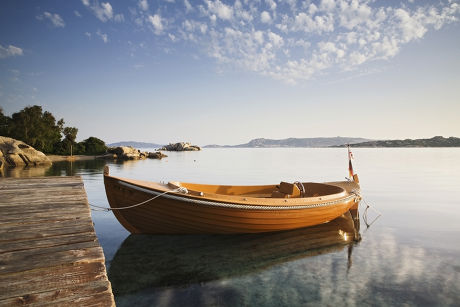 250 Rowboats in water Stock Pictures, Editorial Images and Stock Photos ...