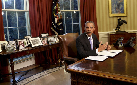 United States President Barack Obama Makes Editorial Stock Photo ...