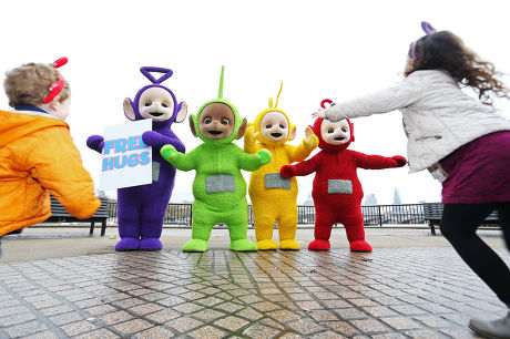 Teletubbies Greet Group Passersby Free Hugs Editorial Stock Photo ...