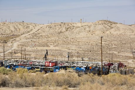 Drilling Rigs Midway Sunset Oilfield Taft Editorial Stock Photo - Stock ...