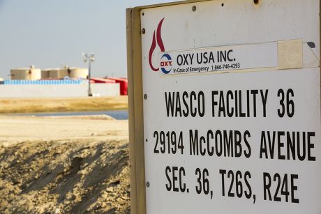 Fracking Site Being Fracked Near Wasco Editorial Stock Photo - Stock ...