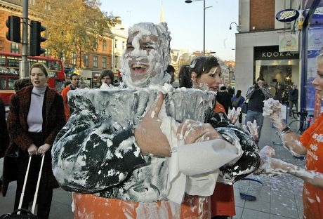 STELIOS HAJI IOANNOU PROMOTING HIS EASY4MEN TOILETRIES, LONDON, BRITAIN ...
