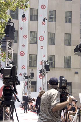Target Vertical Fashion Show Featured Troupe Editorial Stock Photo ...