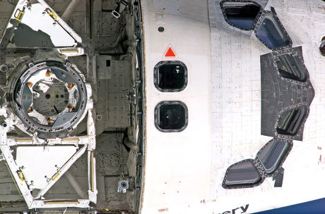 He Forward Cabin Space Shuttle Discovery Editorial Stock Photo - Stock ...