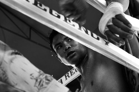 Moment Respite Burmese Fighter Between Rounds Editorial Stock Photo ...