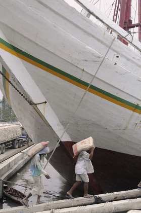 Sunda Kelapa Sailing Ship Freight Harbor Editorial Stock Photo - Stock ...