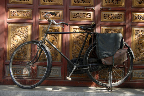 Chinese Bicycle Dali Yunnan Province Peoples Editorial Stock Photo ...