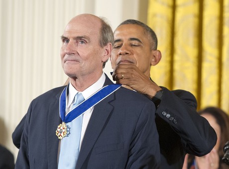 Barack Obama awards the Presidential Medal of Freedom, Washington, DC ...