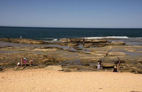 Families Combing Rocks Rock Pools Moffatt Editorial Stock Photo - Stock ...