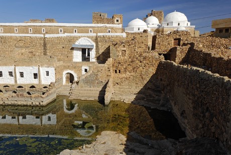 Historic Cisterne Mountain Village Shaharah Yemen Editorial Stock Photo ...