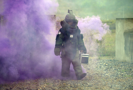 57 Explosive ordnance disposal training Stock Pictures, Editorial ...
