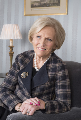Mary Berry photo session, London, Britain - 30 Nov 2015 Stock Pictures ...