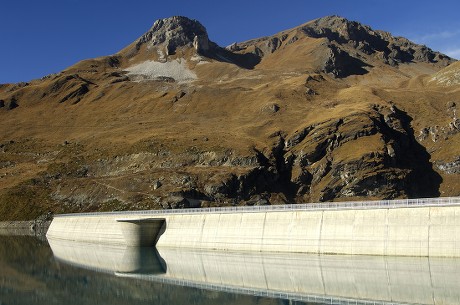 91 Embankment dam Stock Pictures, Editorial Images and Stock Photos ...