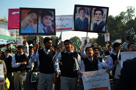 Pakistani School Students Hold Photographs Victims Editorial Stock ...