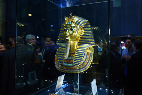 Tutankhamun gold mask back on display after beard restoration at the ...