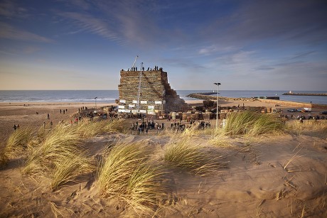 Builing Yearly Traditional Bonfire Scheveningen Zuiderstrand Editorial ...