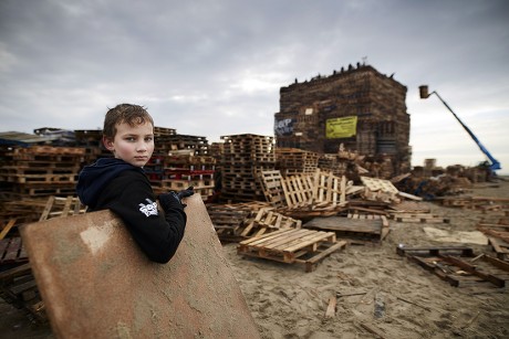 Builing Yearly Traditional Bonfire Scheveningen Zuiderstrand Editorial ...
