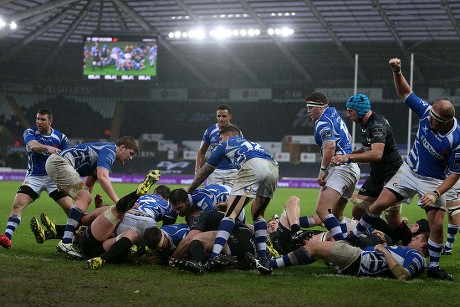 Dragons Push Over Score Try Editorial Stock Photo - Stock Image ...