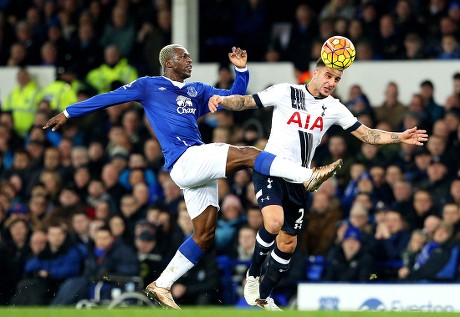 Evertons Arouna Kone Challenges Tottenhams Kyle Editorial Stock Photo ...