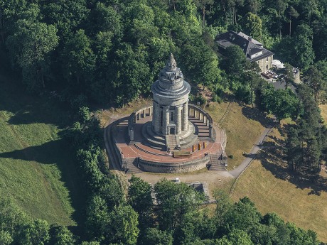 33 Fraternity monument Stock Pictures, Editorial Images and Stock ...