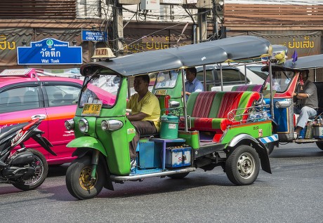 60 Auto rickshaw drives Stock Pictures, Editorial Images and Stock ...